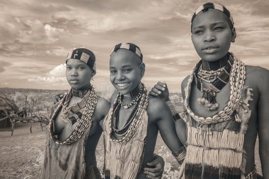 #2017-06-28 | Hamar Girls In The Omo – shop.YourDailyPhotograph.com